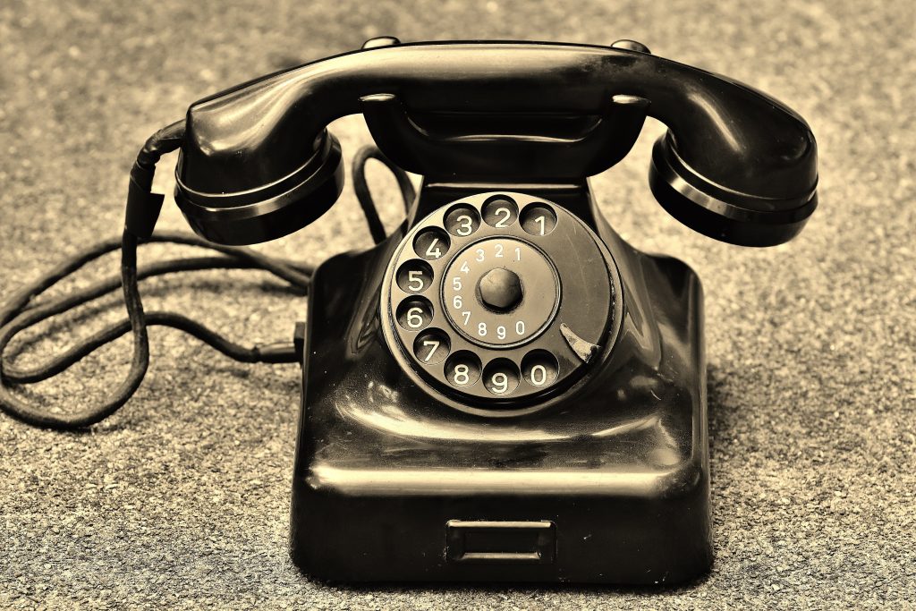 The Benefits of Replacing Your Analog Phone System With a VoIP Phone ...